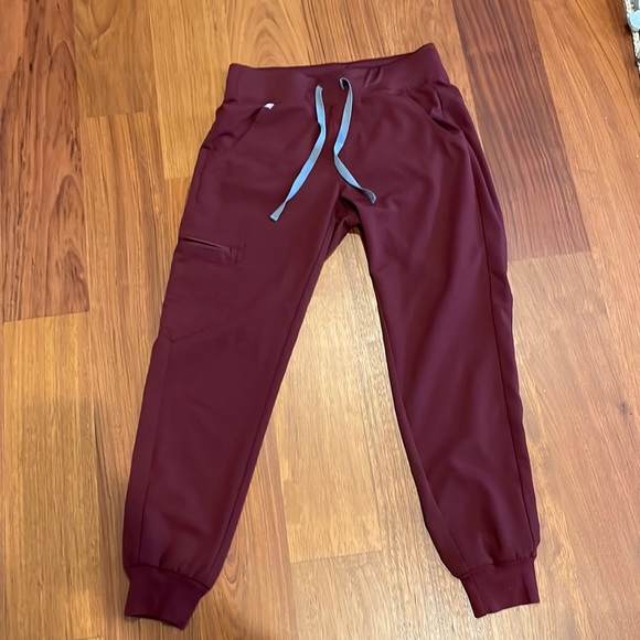 Figs | Pants & Jumpsuits | Figs Zamora Jogger Maroon | Poshmark